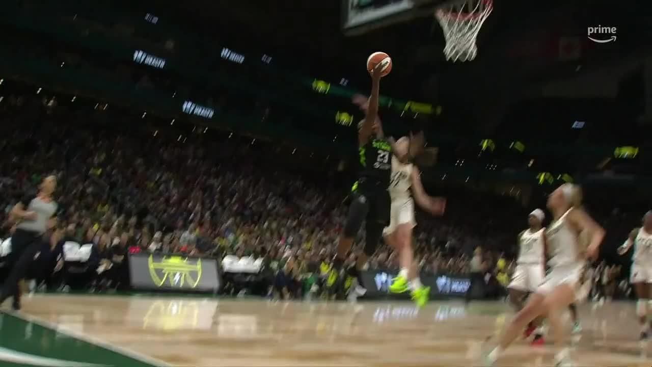 Storm keep rolling after Jordan Horston's layup - ESPN Video