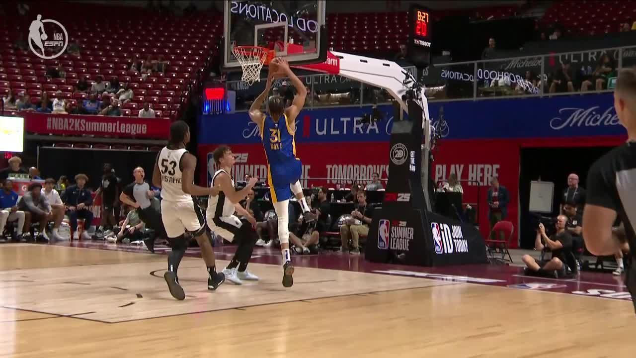 Kevin Knox II gets up for the beautiful jam - ESPN Video