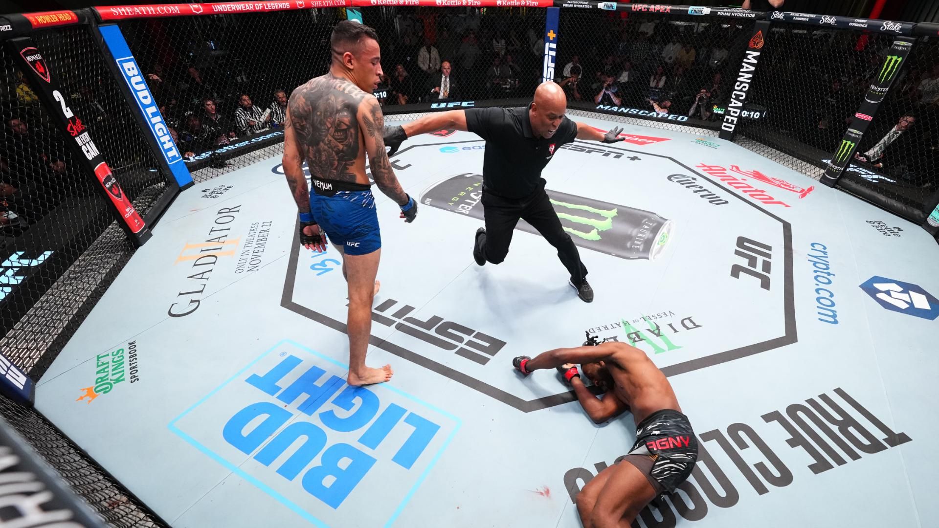 Carlos Prates knocks Neil Magny out cold with one quick punch - ESPN Video