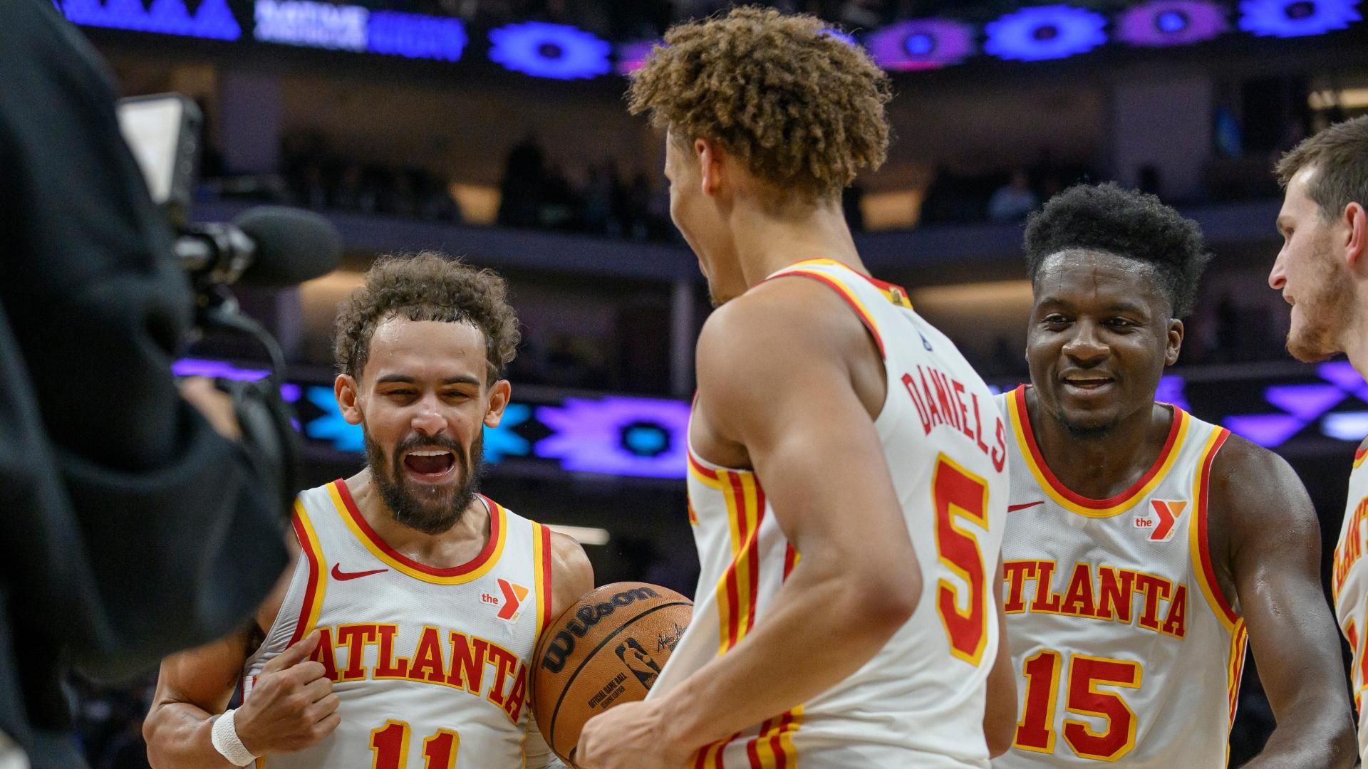 Hunter scores 24 points, Daniels has game-winning block as Hawks beat ...