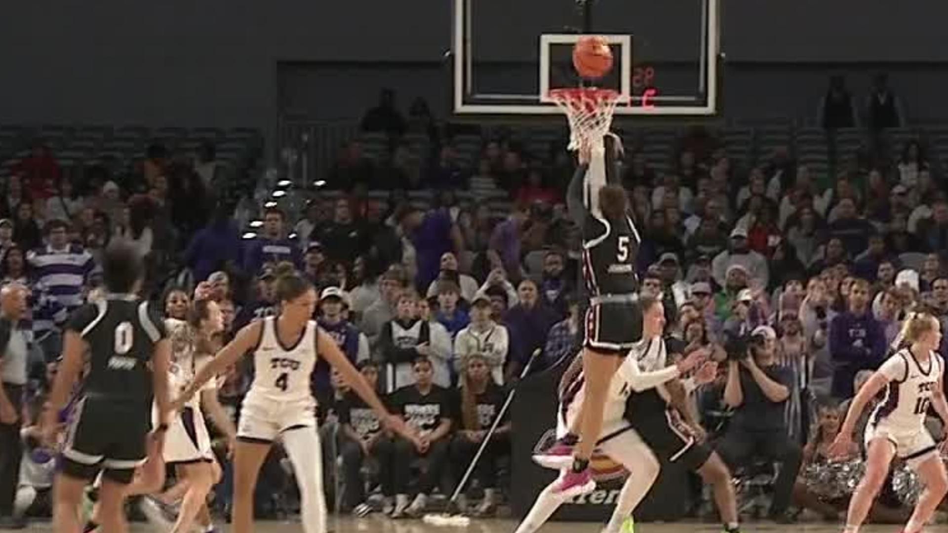 Te-Hina Paopao sets up South Carolina bucket with slick dime - ESPN Video