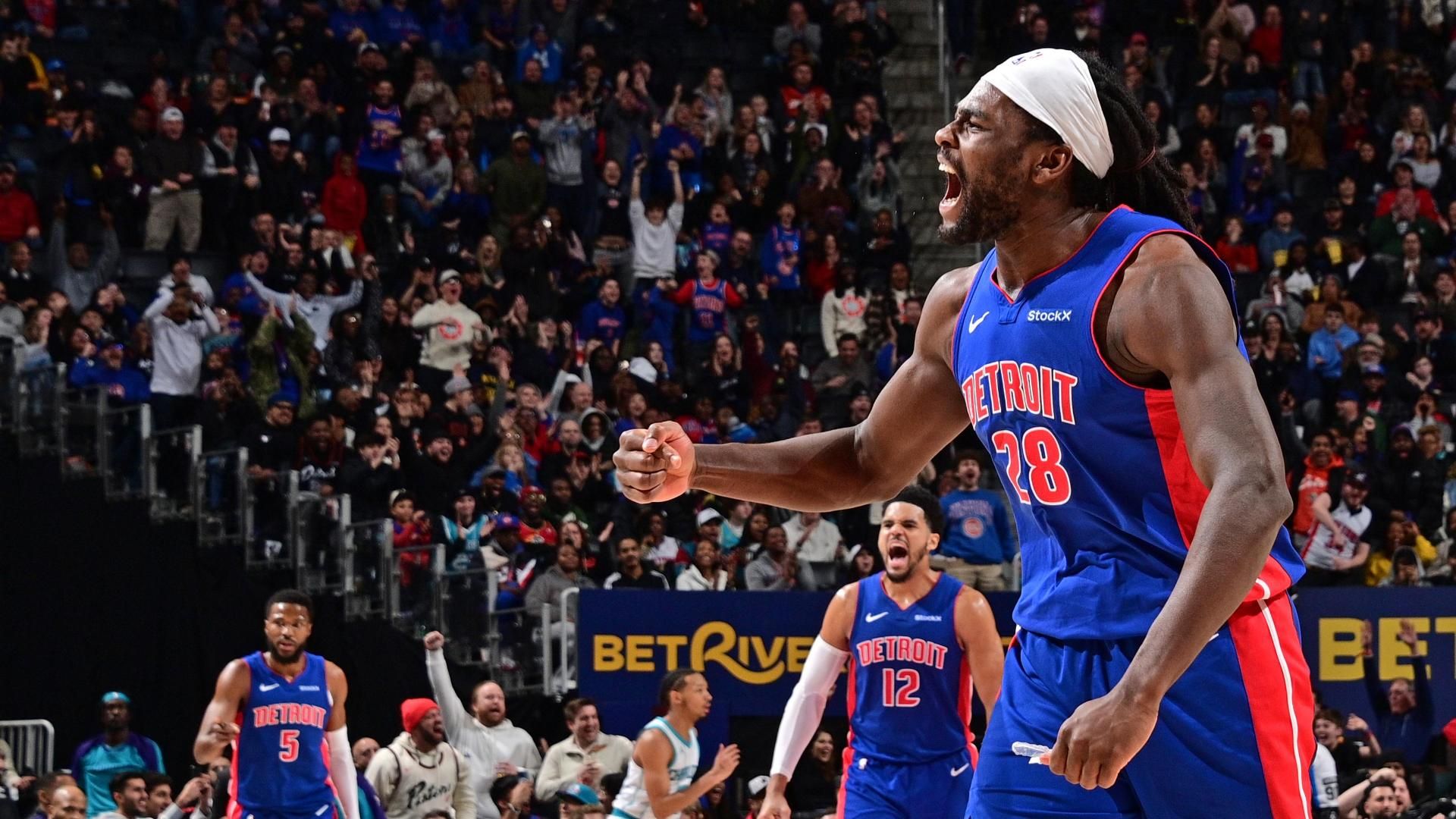 Isaiah Stewart's no-nonsense block leads to electric Pistons slam ...