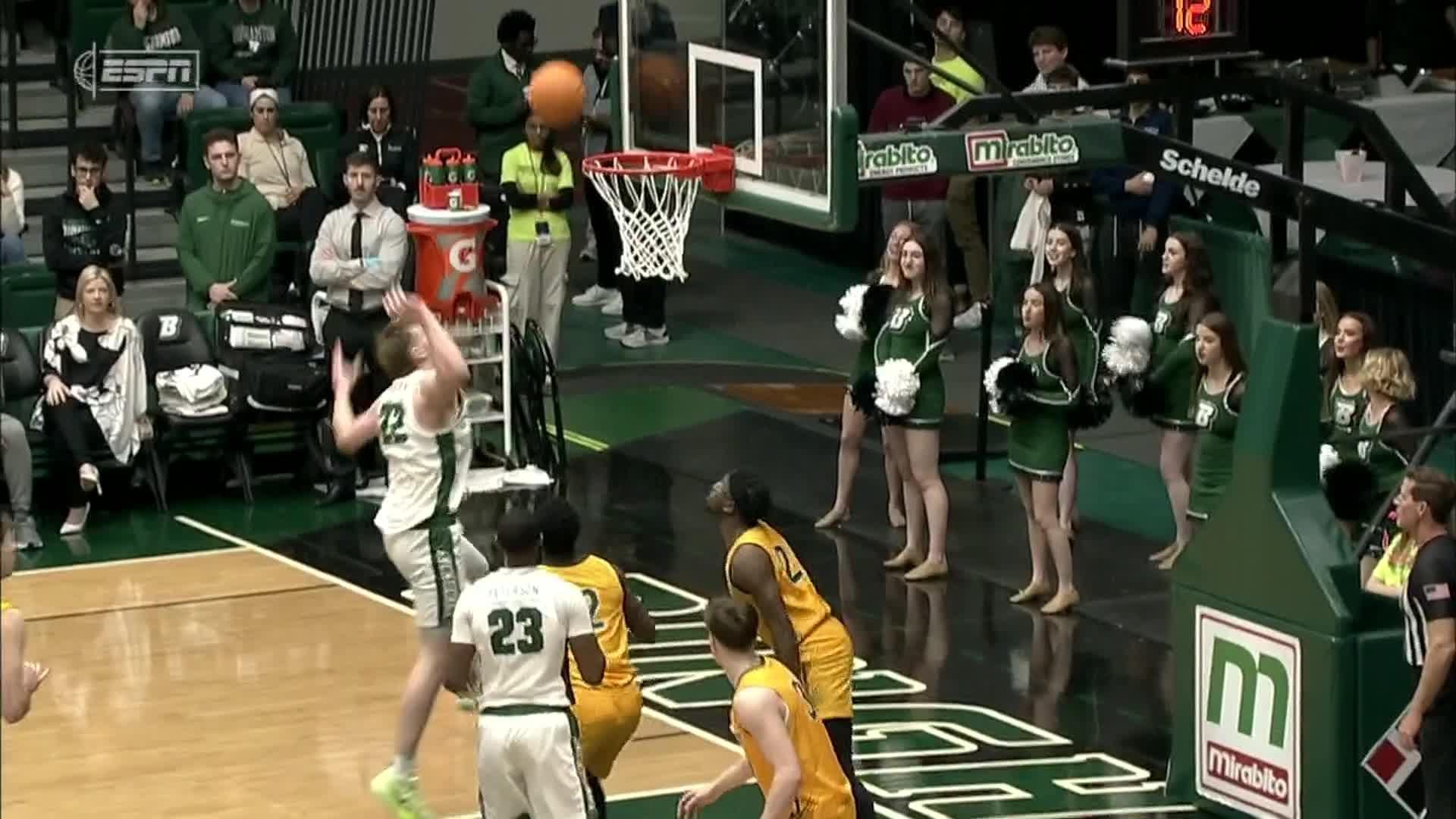 Gavin Walsh fights off defender for and-1 - ESPN Video