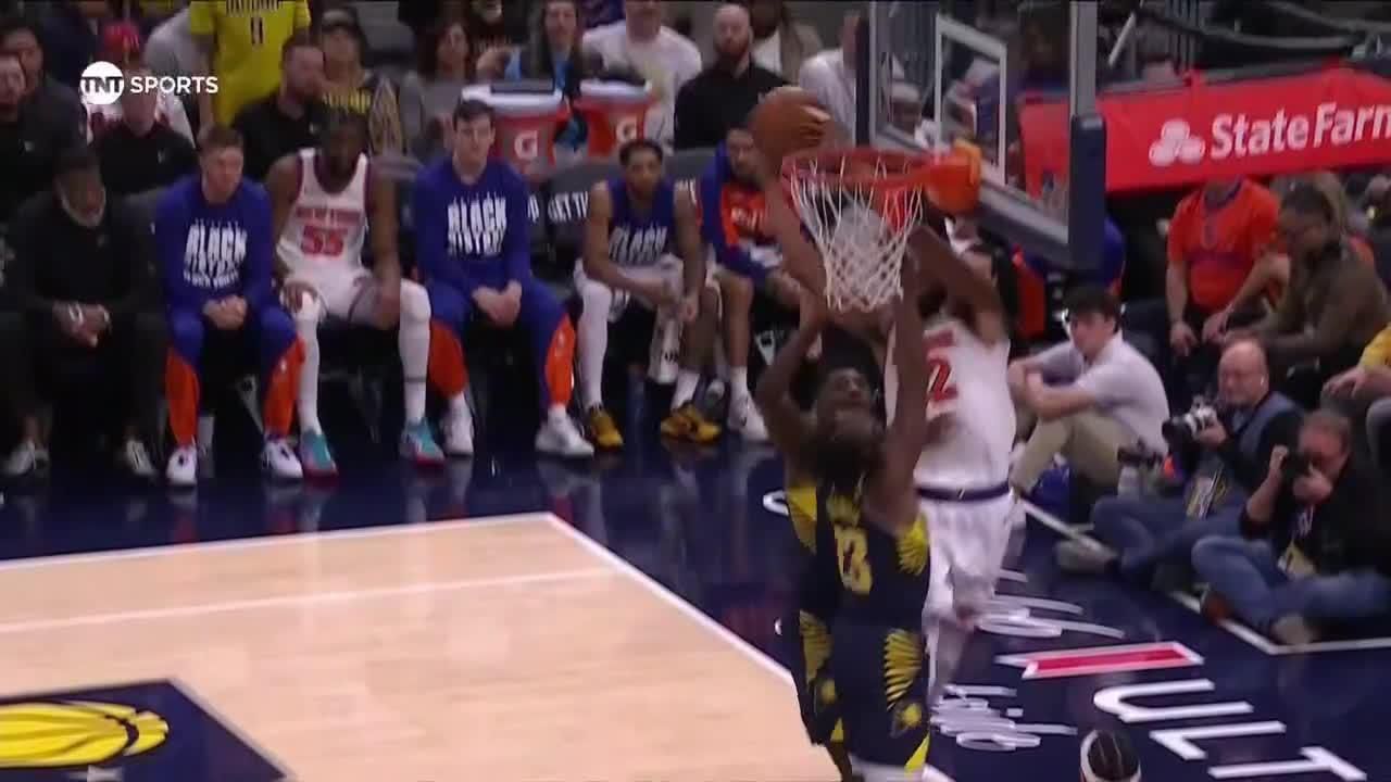 KAT goes baseline for a massive Knicks dunk - ESPN Video