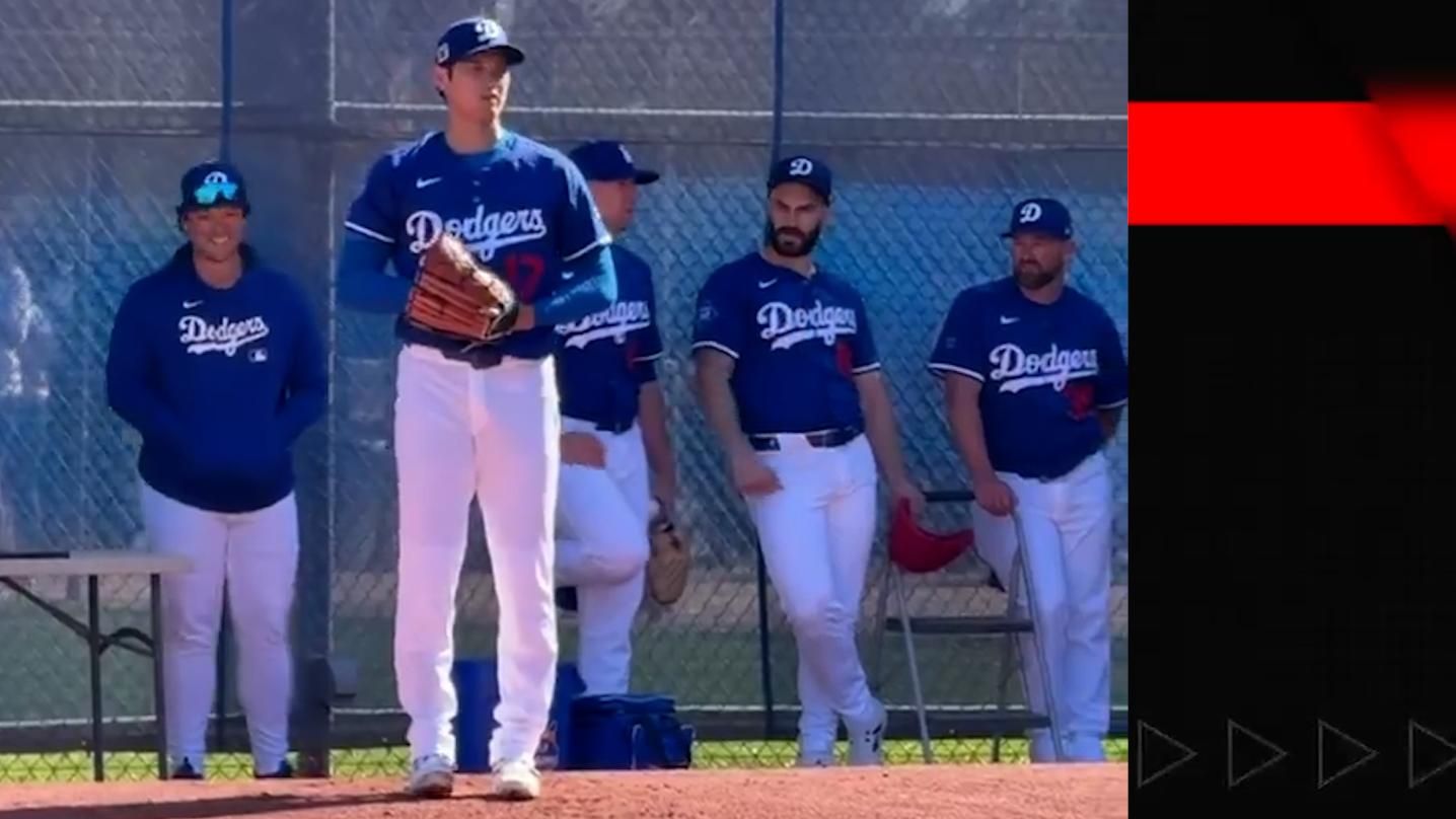 Shohei Ohtani throws first bullpen of spring training for Dodgers ...