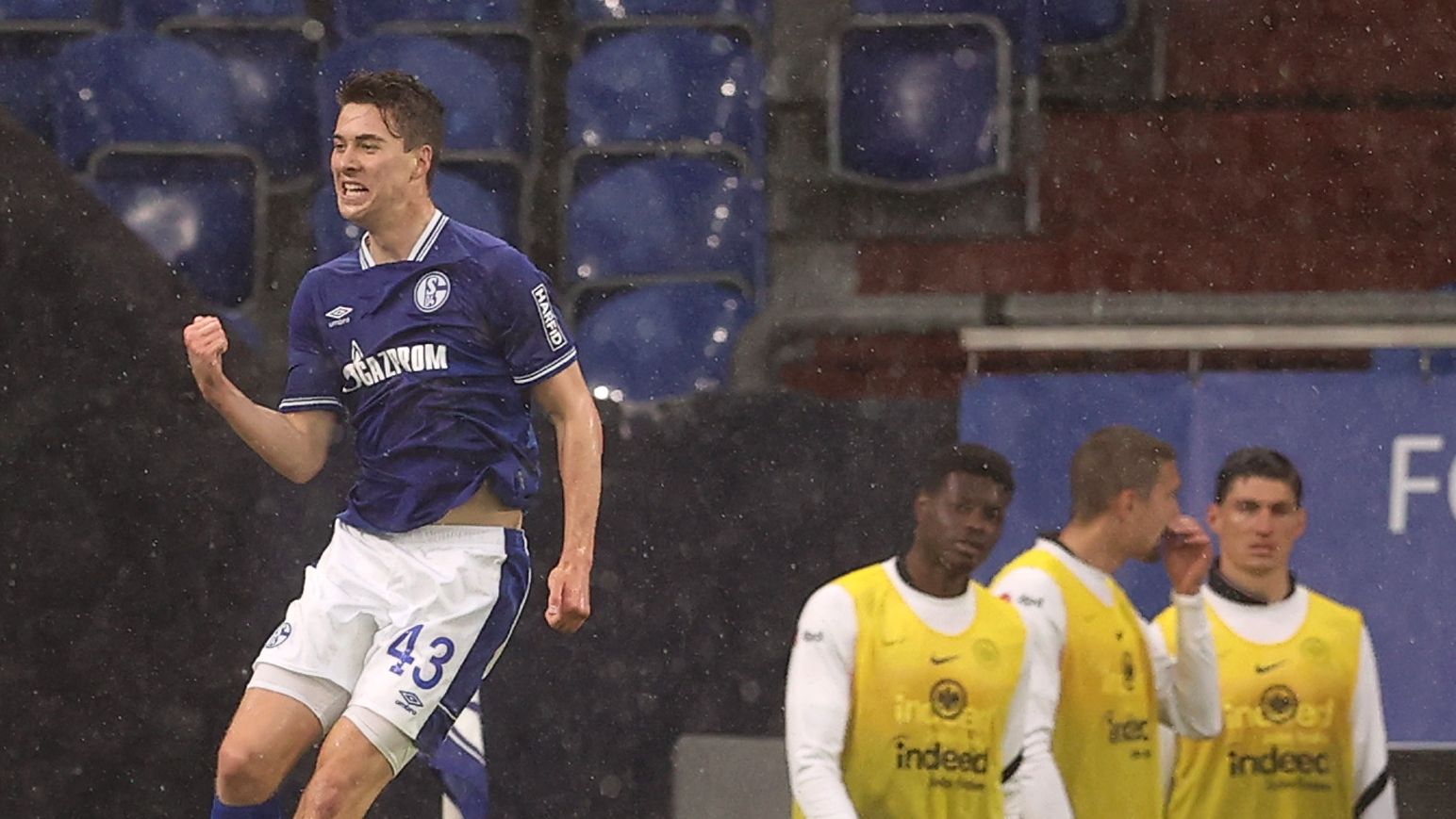 Matthew Hoppe scores sensational goal for Schalke - ESPN Video