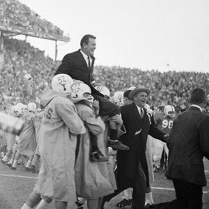 Darrell K Royal, who won three national titles as Texas coach, dies at ...