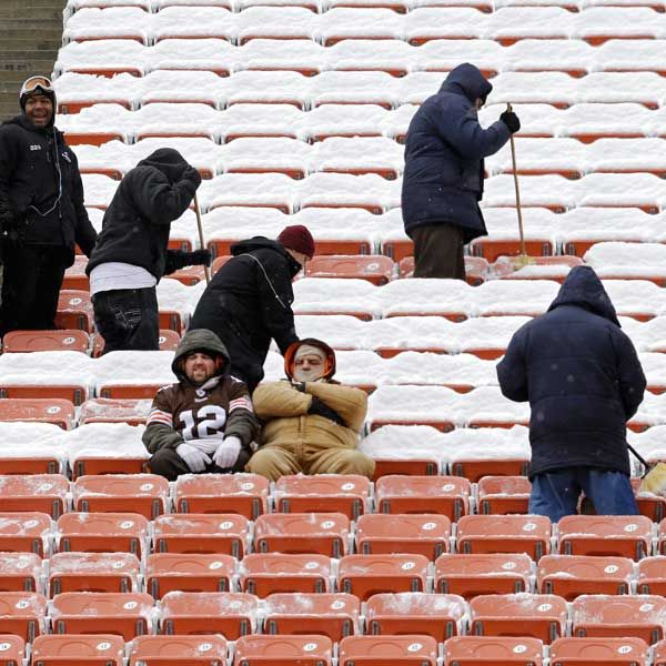 Cleveland Browns: We worked hard to clear snow from inside stadium ...