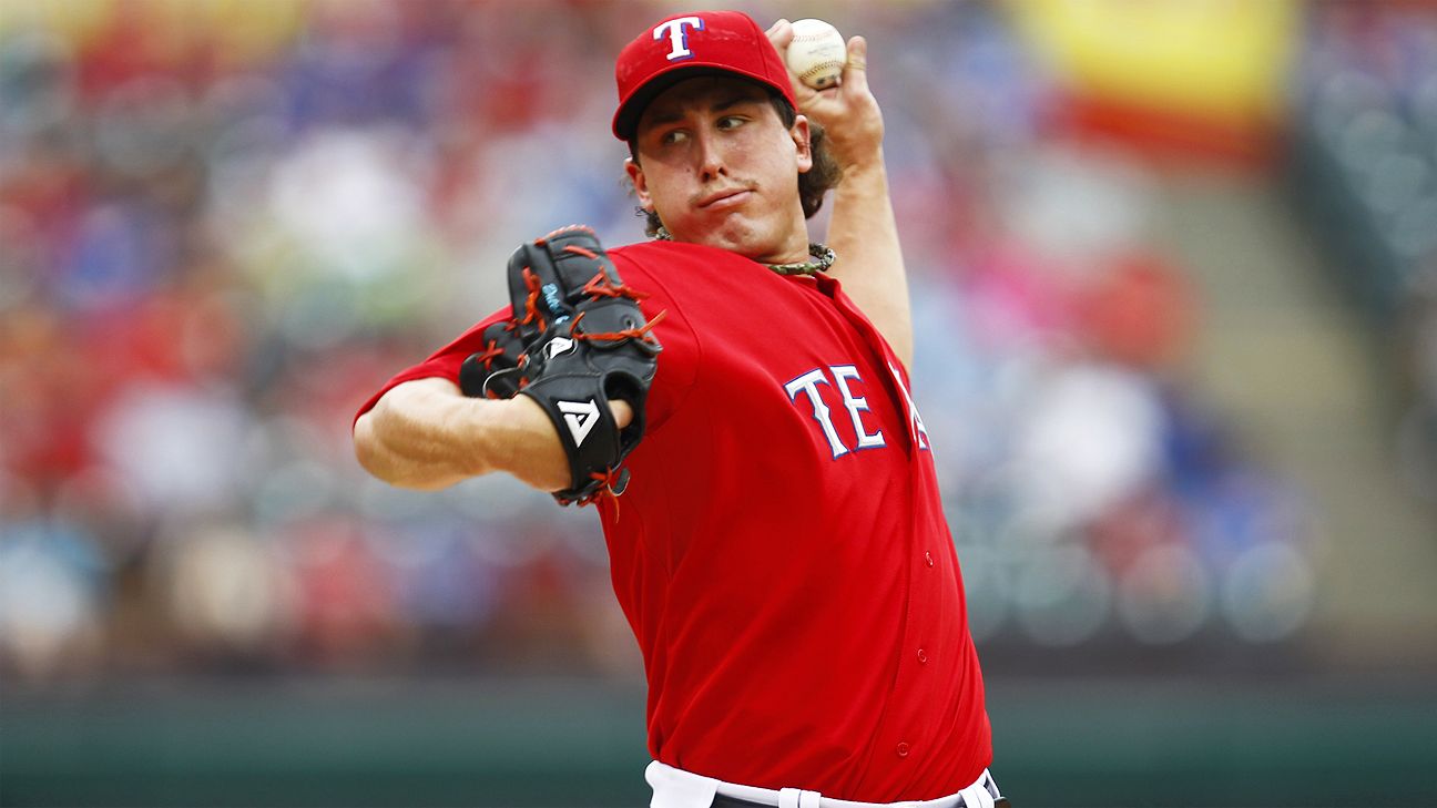 Derek Holland blames dog for fall - ESPN