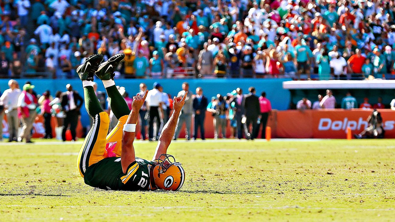 Aaron Rodgers pulls off fake spike play in Packers' winning drive ...