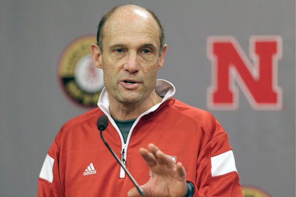 Nebraska coach Mike Riley receives 1-year contract extension - ESPN