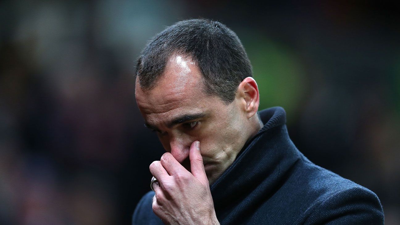 'Martinez out' graffiti daubed on walls at two Goodison Park stands - ESPN