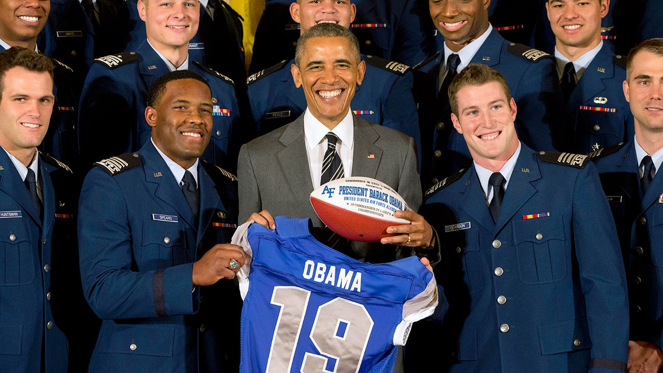 President Barack Obama presents Air Force with Commander in Chief ...