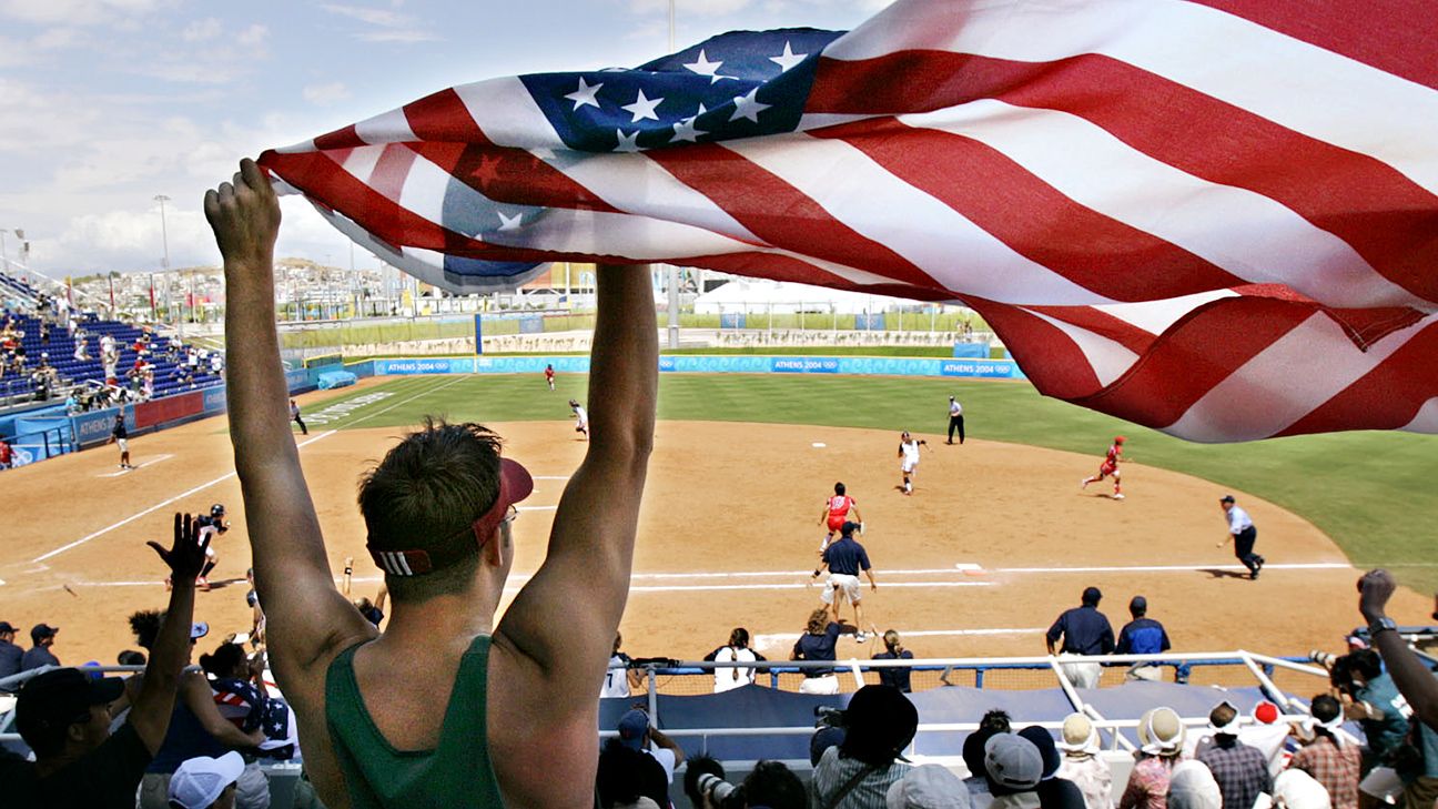 Keyed-Up Softball Fans Sing National Anthem All By Themselves - ESPN