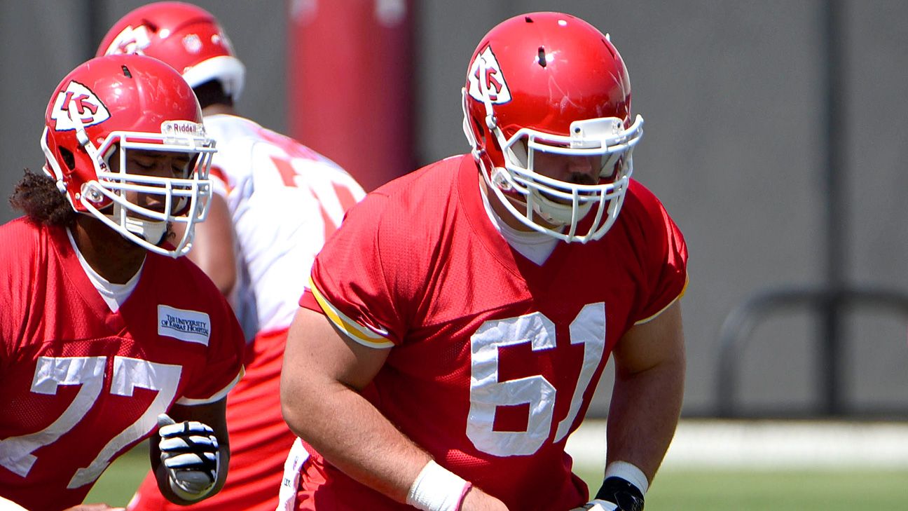 Chiefs choose interesting time to get Mitch Morse into starting lineup ...
