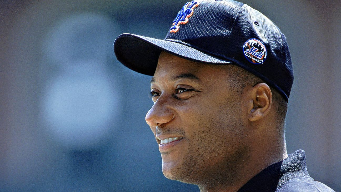For this ex-cub reporter, Darryl Hamilton's smile helped break the ice ...