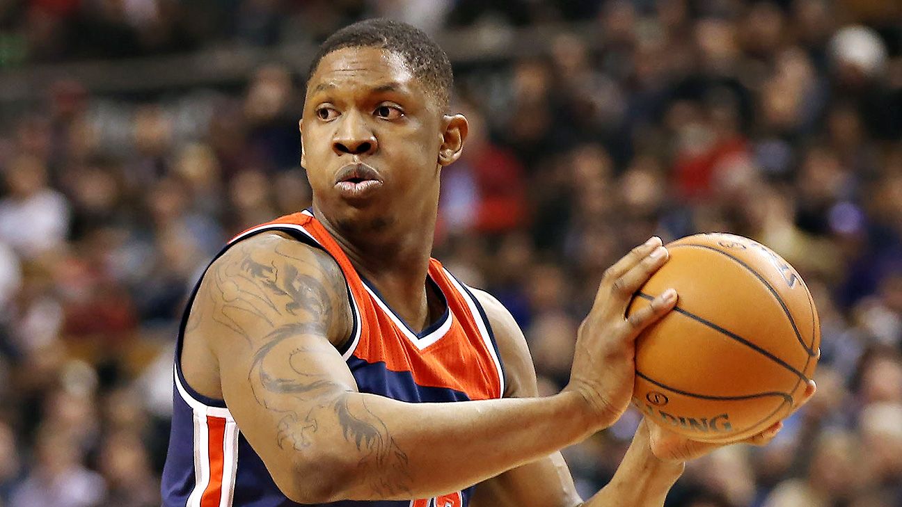 Don't mind Kevin Seraphin laying in a pit of huge snakes - ESPN