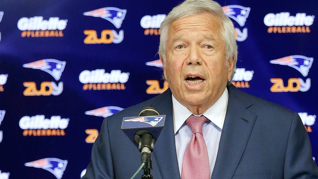 Patriots owner Robert Kraft takes a dig at Colts in speech - ESPN
