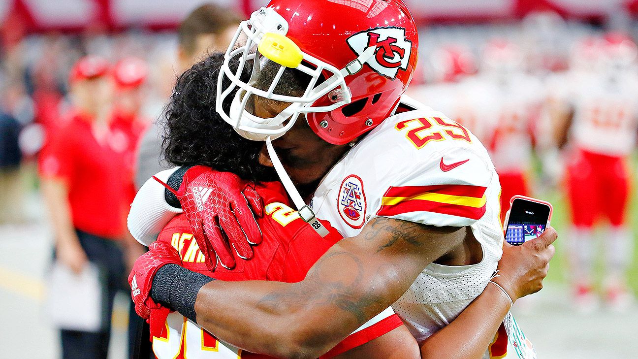 Eric Berry makes emotional return to the field against Cardinals - ESPN
