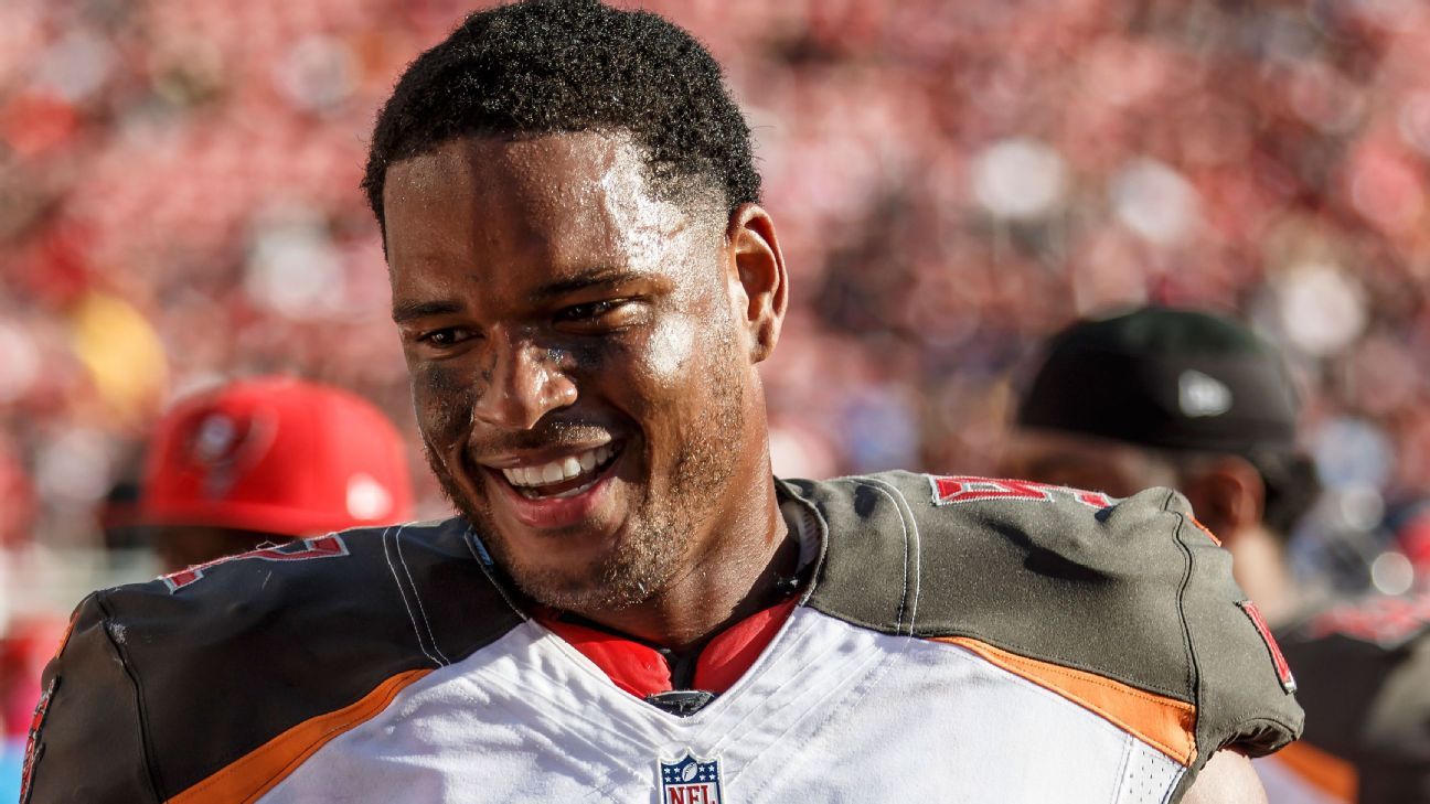 William Gholston re-signing with Tampa Bay Buccaneers - ESPN