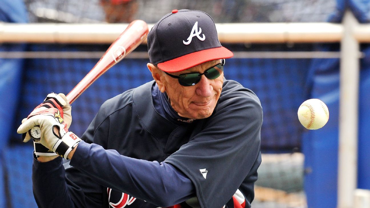 Bobby Dews, former Atlanta Braves coach, dies at age 76 - ESPN