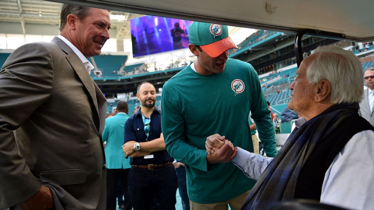 Dolphins' Adam Gase: Hall of Fame QB Dan Marino a good sounding board ...