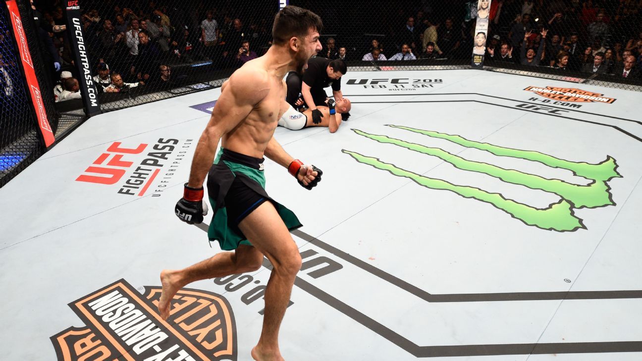 Yair Rodriguez defeats BJ Penn in featherweight bout at UFC Phoenix ...
