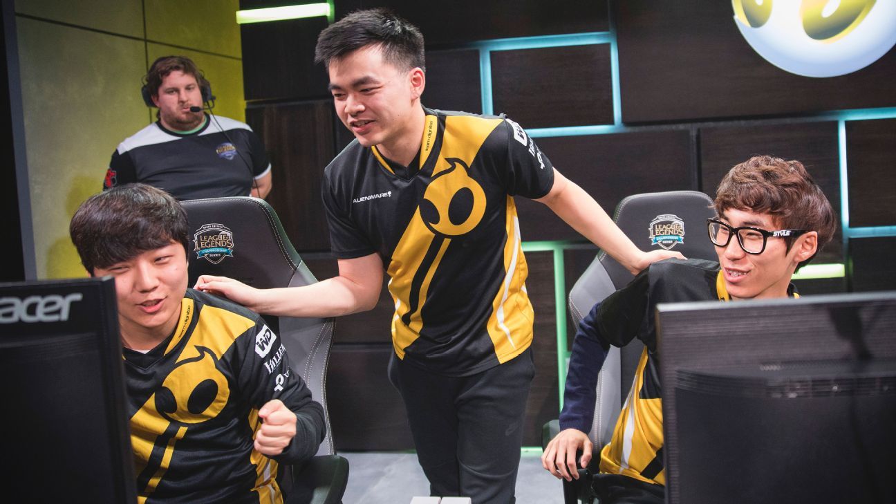 2017 NA LCS W1D2 Phoenix1 vs. Dignitas - ESPN