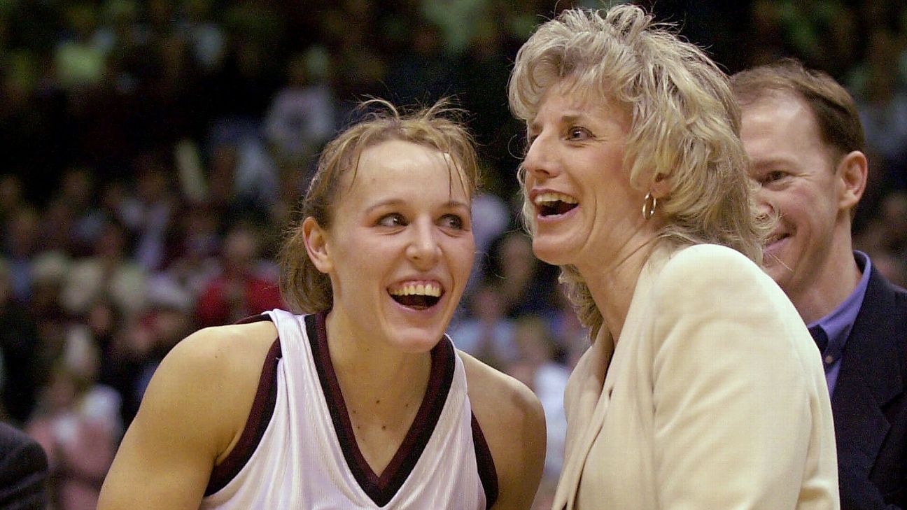 Hometown raising funds to help in cancer fight for Jackie Stiles - ESPN