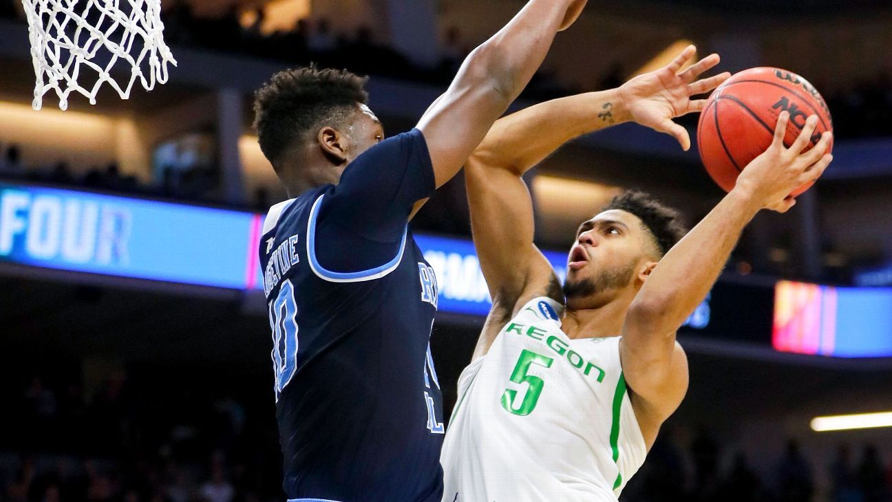 Tyler Dorsey's timely star turn rescues Oregon against Rhode Island ...