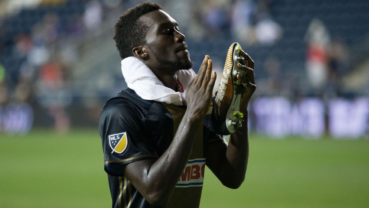 Philadelphia Union sign forward CJ Sapong to new contract - ESPN