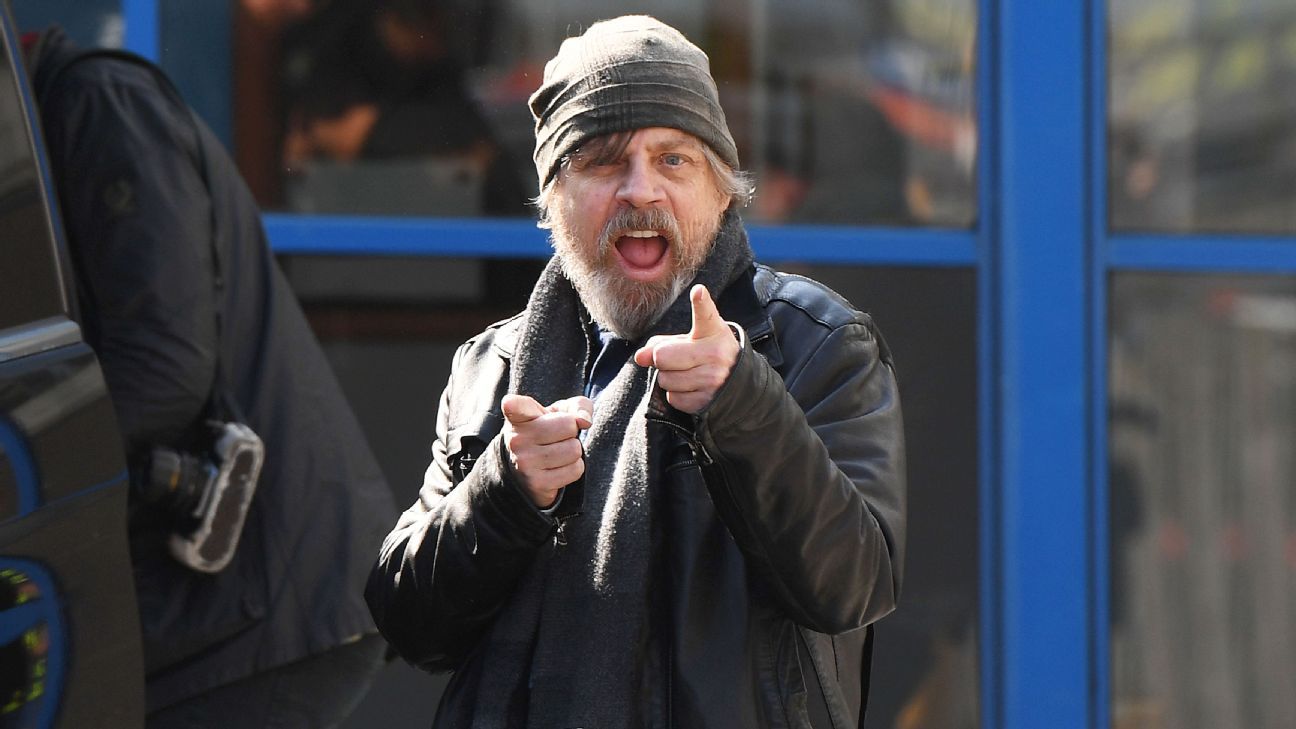 Luke Skywalker actor Mark Hamill becomes a Wolves supporter - ESPN