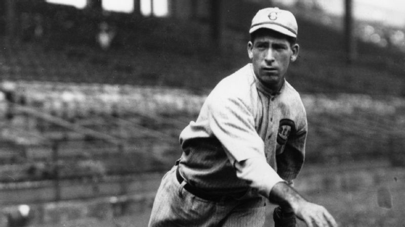 Tal día como hoy en la historia latina: Dolf Luque, de los Rojos es el ...