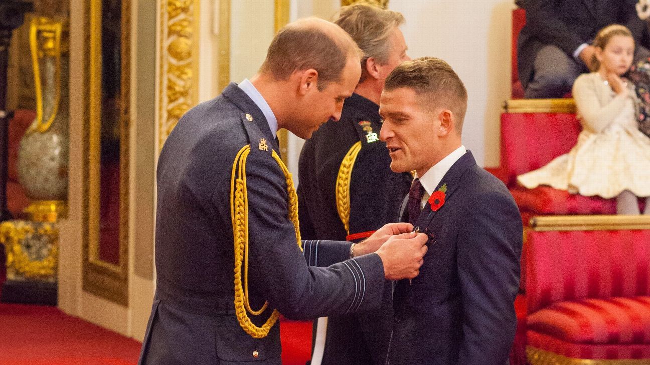 Southampton's Steven Davis receives MBE honour - ESPN