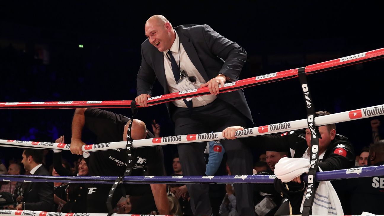 'Fat mess' Tyson Fury shows off dance moves during training - ESPN