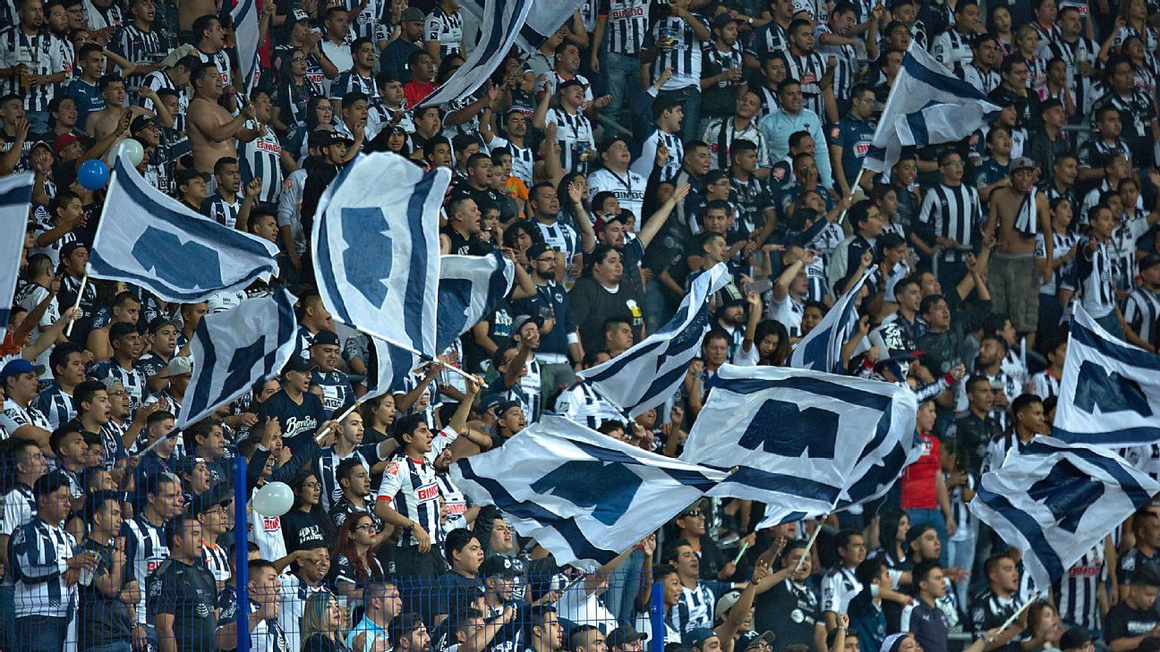 Aficionados de Rayados pelean entre sí previo al Santos vs Monterrey - ESPN