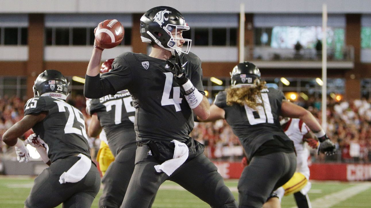 El mariscal de campo novato Luke Falk firmó su contrato con los ...