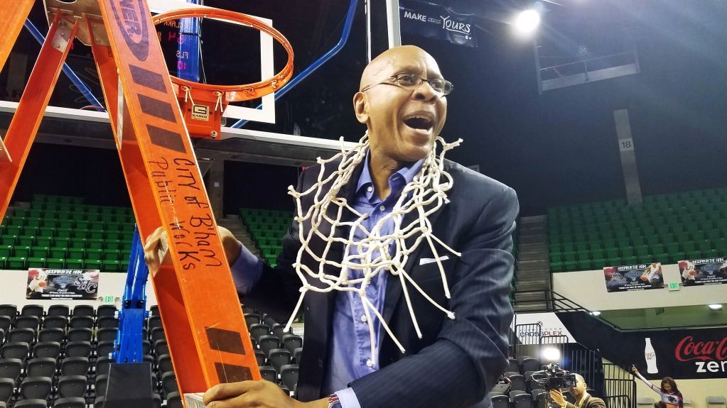 Darrell Walker hired as coach of Arkansas-Little Rock Trojans - ESPN