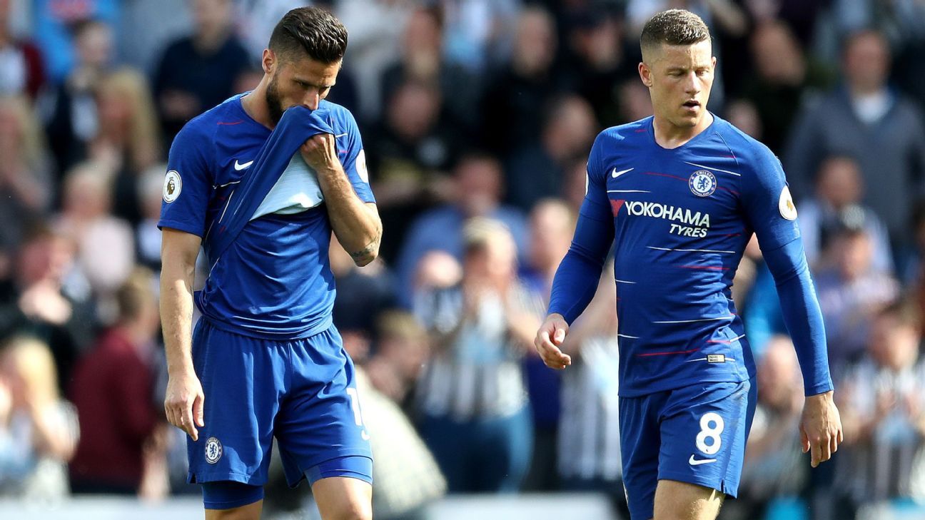Chelsea, Swansea finish appropriately; Wenger's plane tribute ...