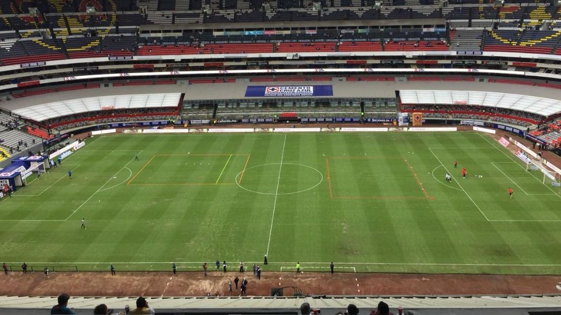 Cancha del Estadio Azteca luce amplia mejoría en Cruz Azul-Toluca - ESPN