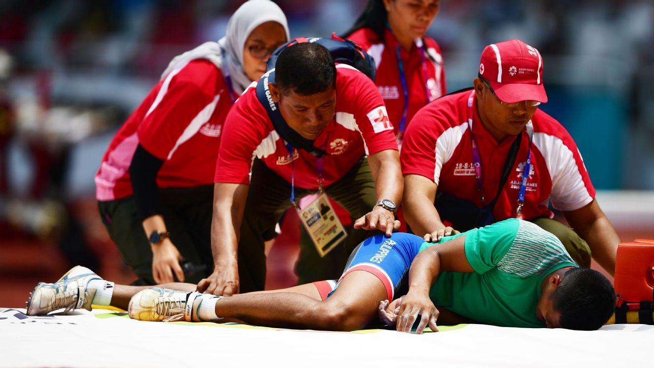 Toledo suffers freak injury, pulls out of decathlon