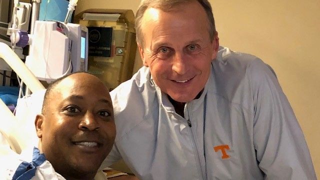 Tennessee supports ex-star Tony White, who faces fight of his life - ESPN