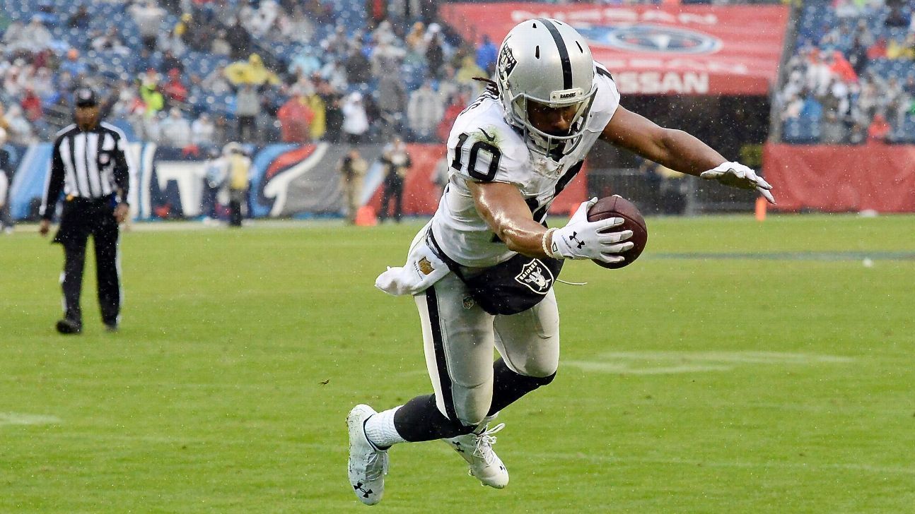 Ravens apuntalan su ofensiva con Seth Roberts