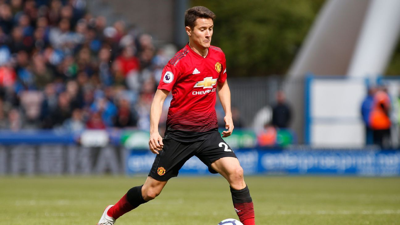 PSG sign Herrera from Man Utd on free transfer - ESPN