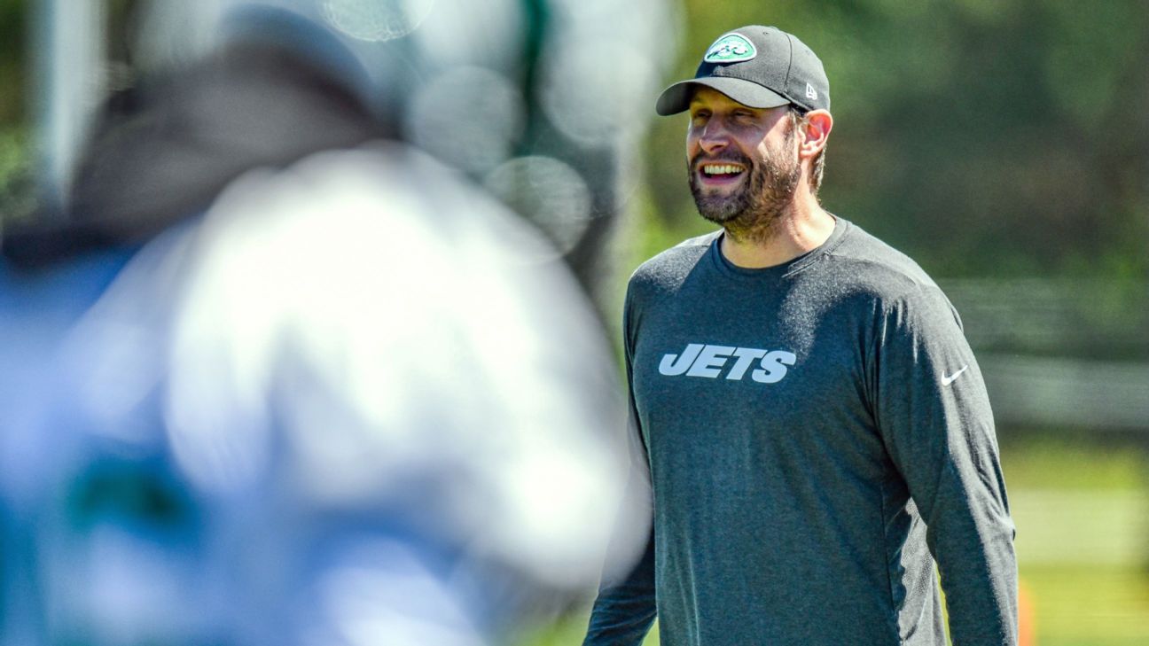 Adam Gase expects Jets to be in playoff hunt -- they'd better be - ESPN ...
