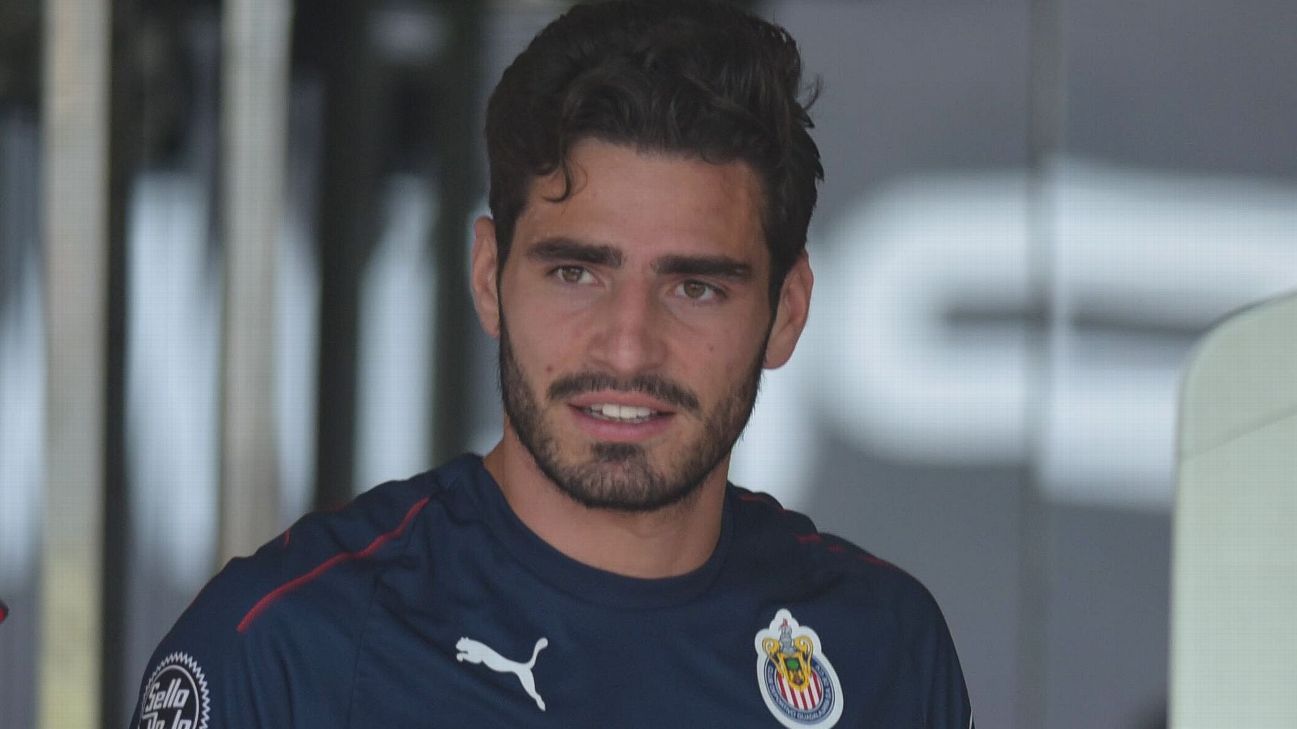 Briseño, séptimo capitán en Chivas ante Benfica - ESPN