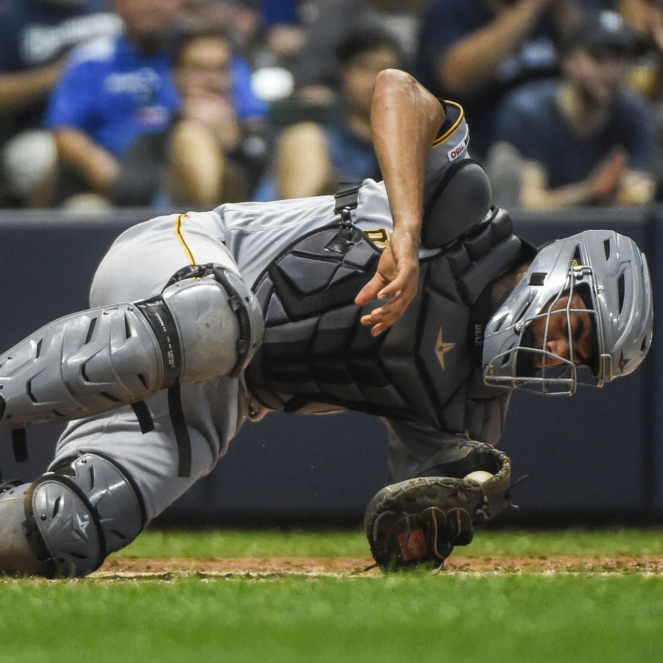 Pirates part ways with catcher Elias Diaz, sign shortstop Erik Gonzalez ...
