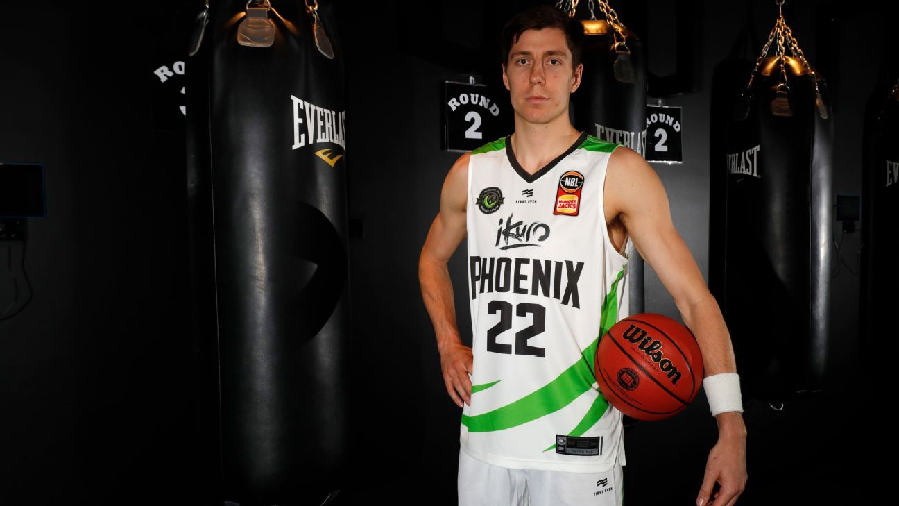 NBL South East Melbourne Phoenix sign Dane Pineau to extension - ESPN