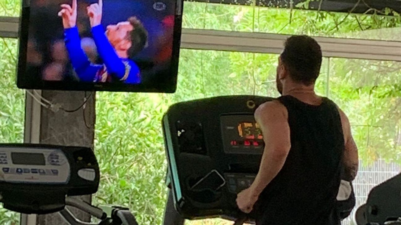 Lionel Messi ve sus goles mientras hace ejercicio en el gimnasio