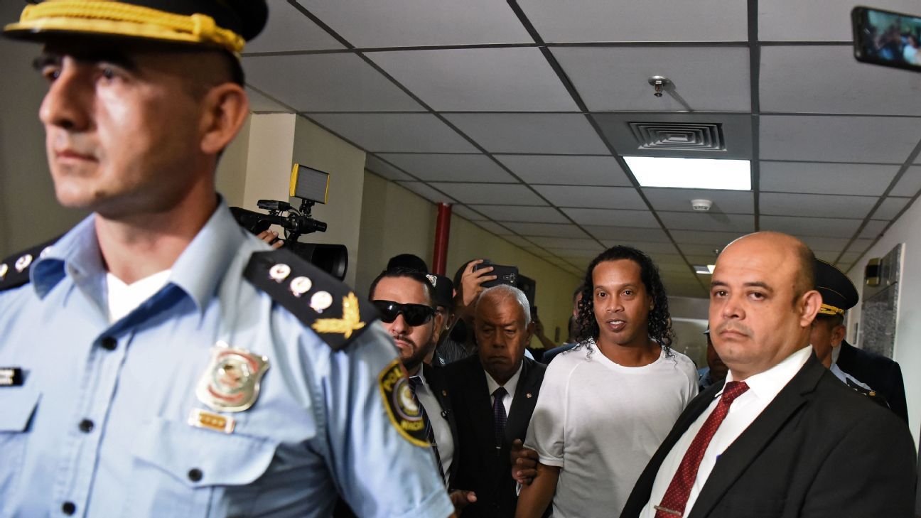 Ronaldinho arrested in Paraguay amid altered passport investigation - ESPN